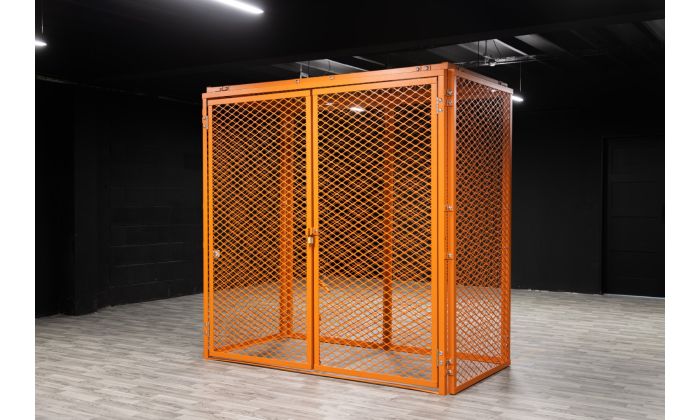 Expanded metal cage store